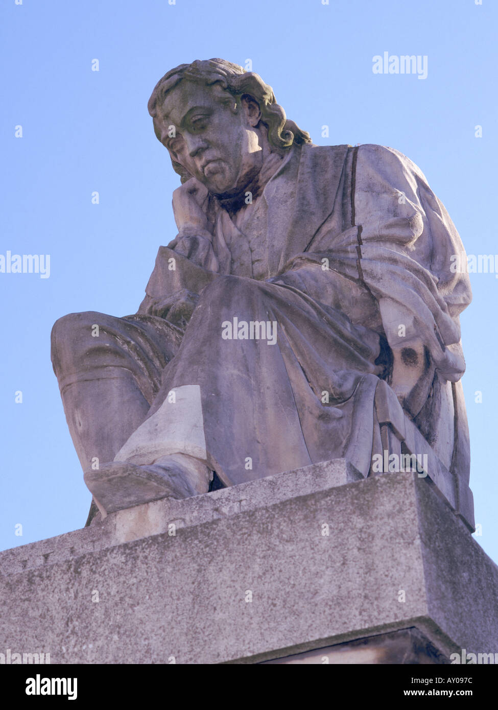 Statue of samuel johnson hi-res stock photography and images - Alamy