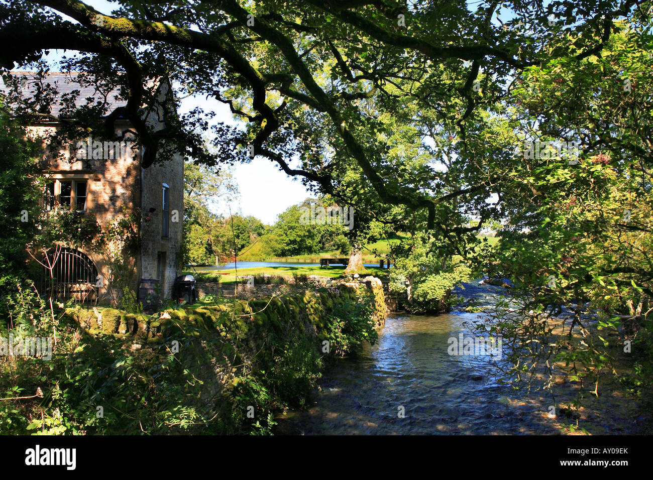 Upper Swell Pond Cotswolds England Stock Photo - Alamy