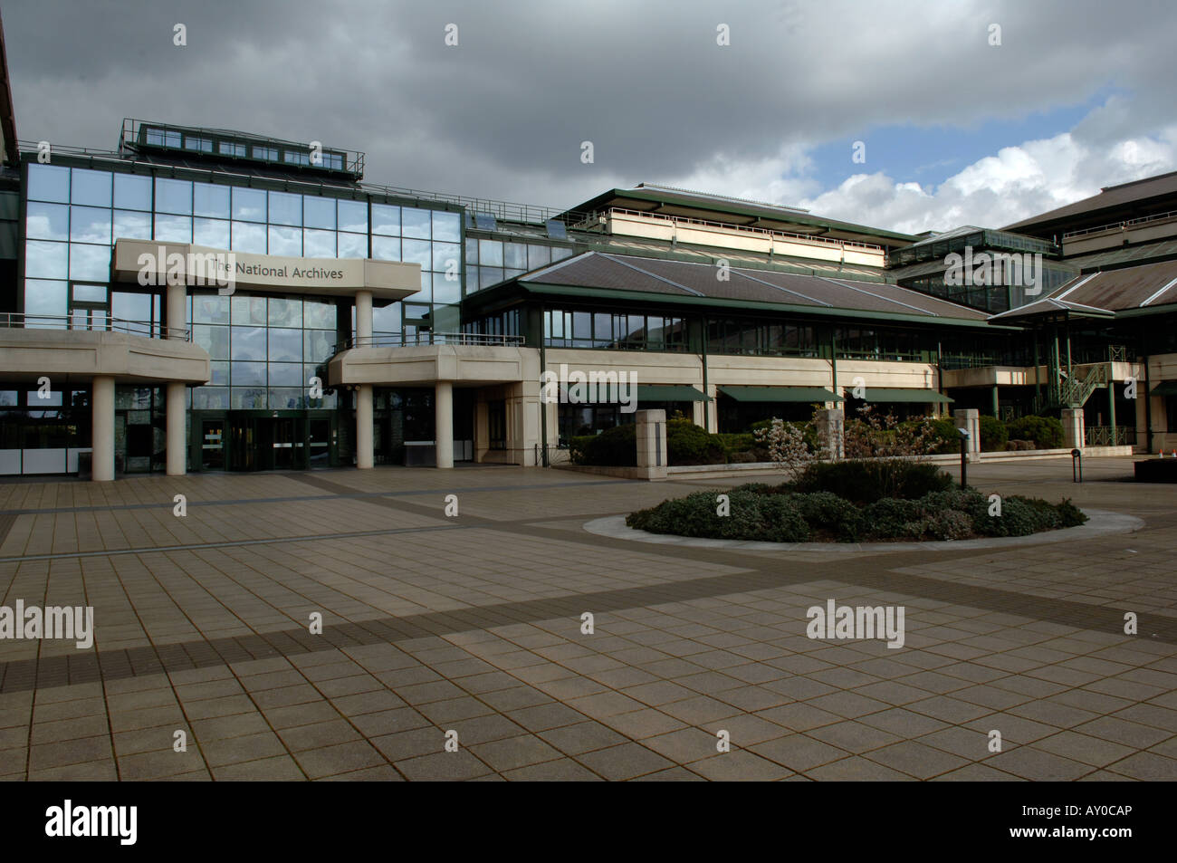 Public records office kew london hi-res stock photography and images ...