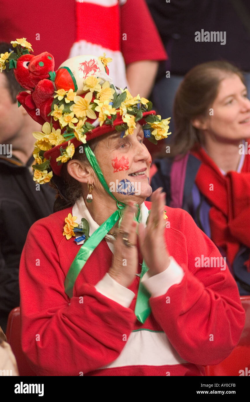 Welsh rugby team players colours hi-res stock photography and images ...