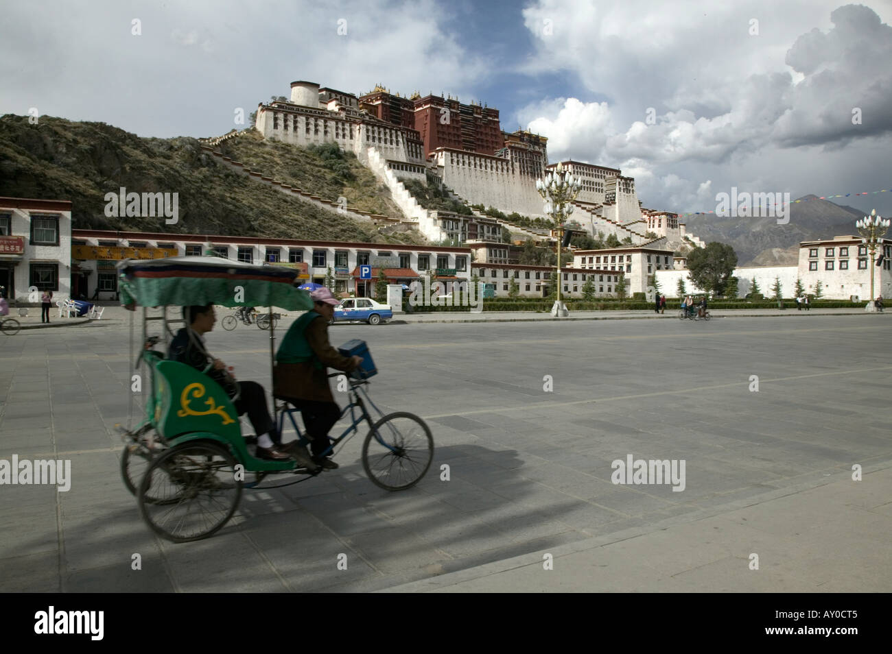 Old person in potala palace in lhasa hi-res stock photography and ...