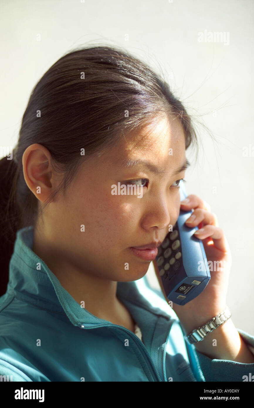 a girl phone somebody Stock Photo - Alamy