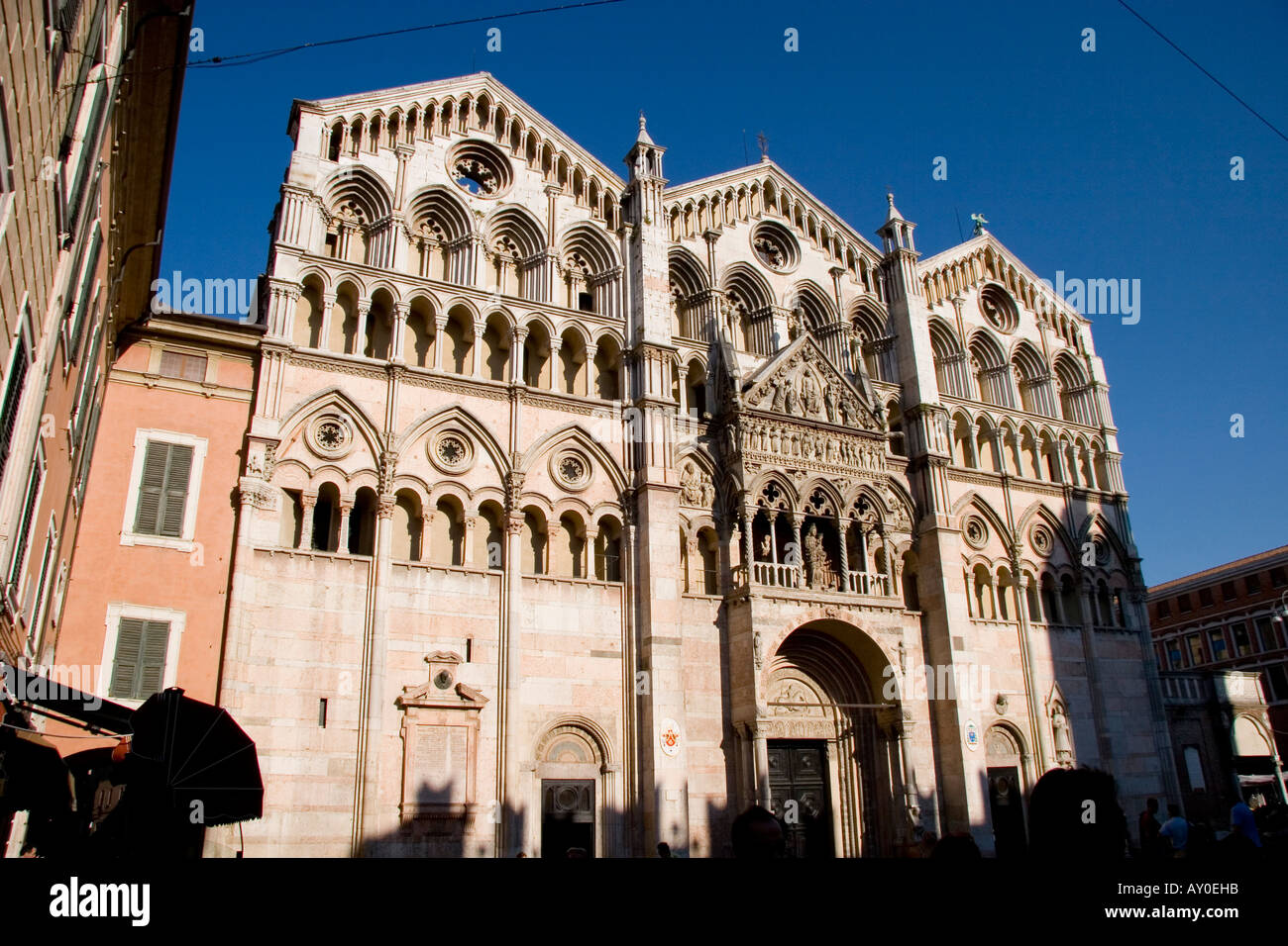 Ferrara Cathedral, cathedral, church, religion, believers, columns ...