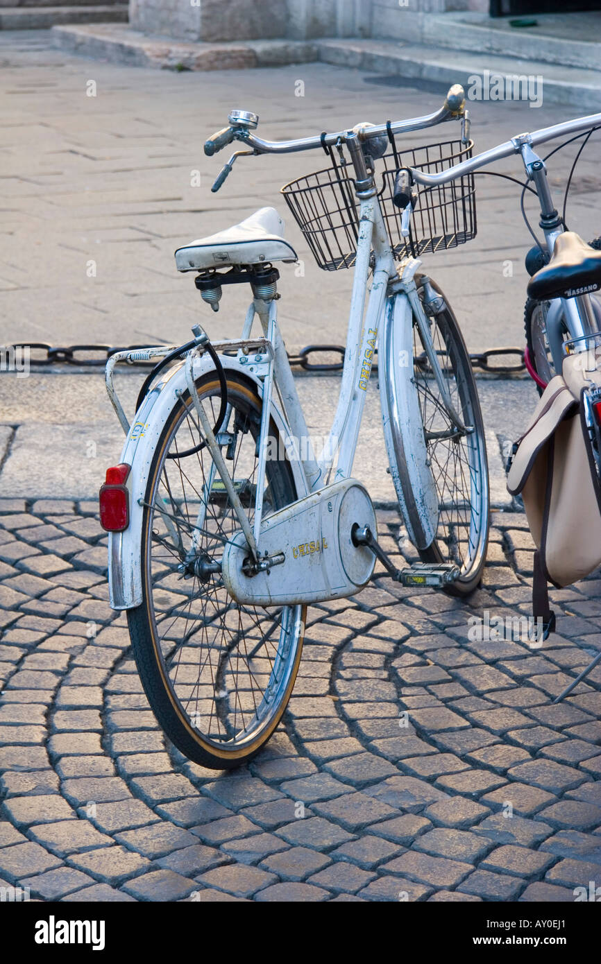 bicycle, white, wheels, headlamp, chain, handlebars, tile, road, seat ...