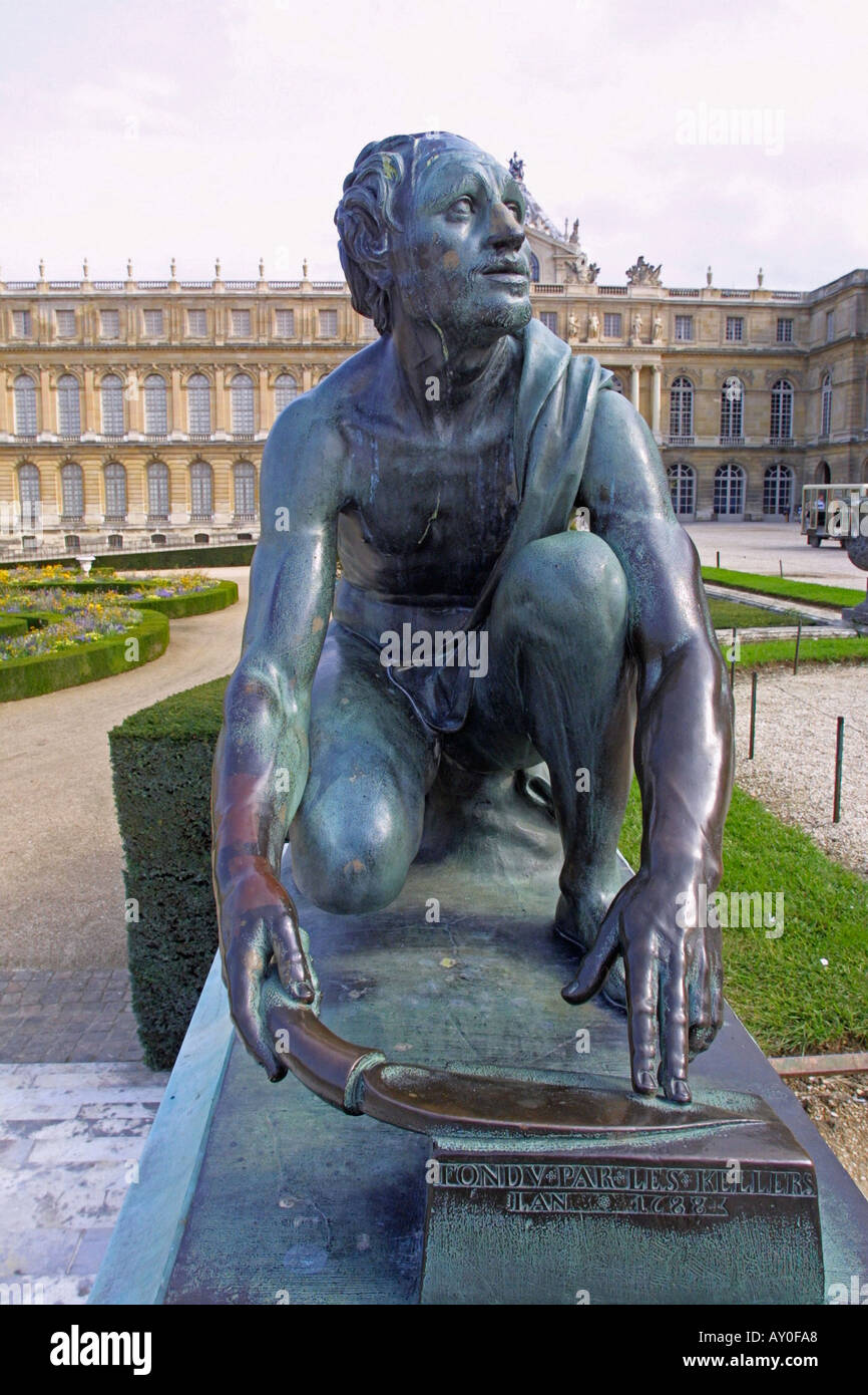 Gardens of the palace of versailles hi-res stock photography and images ...