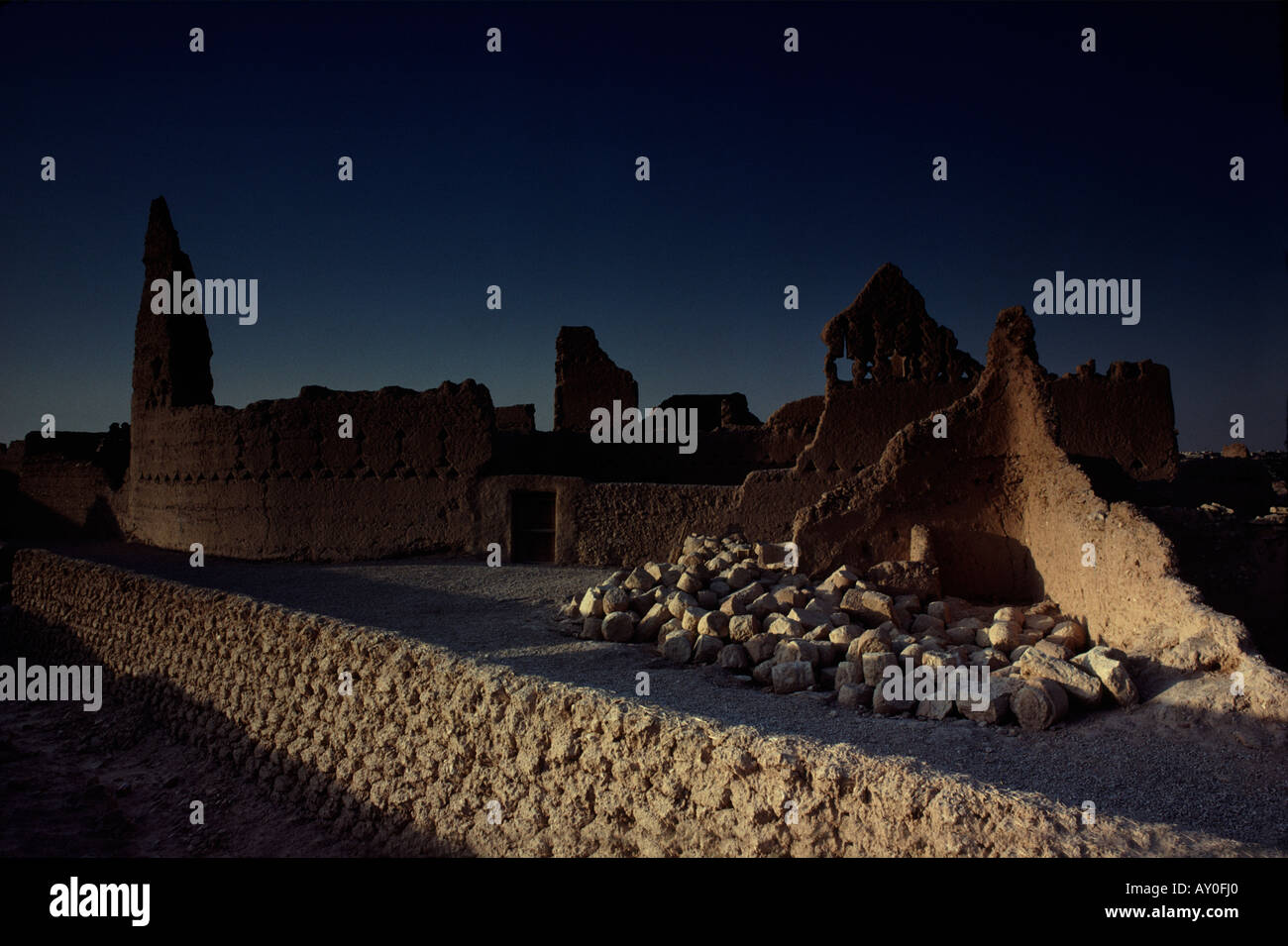 islamic statue along the jeddah corniche saudi arabia middle east at ...