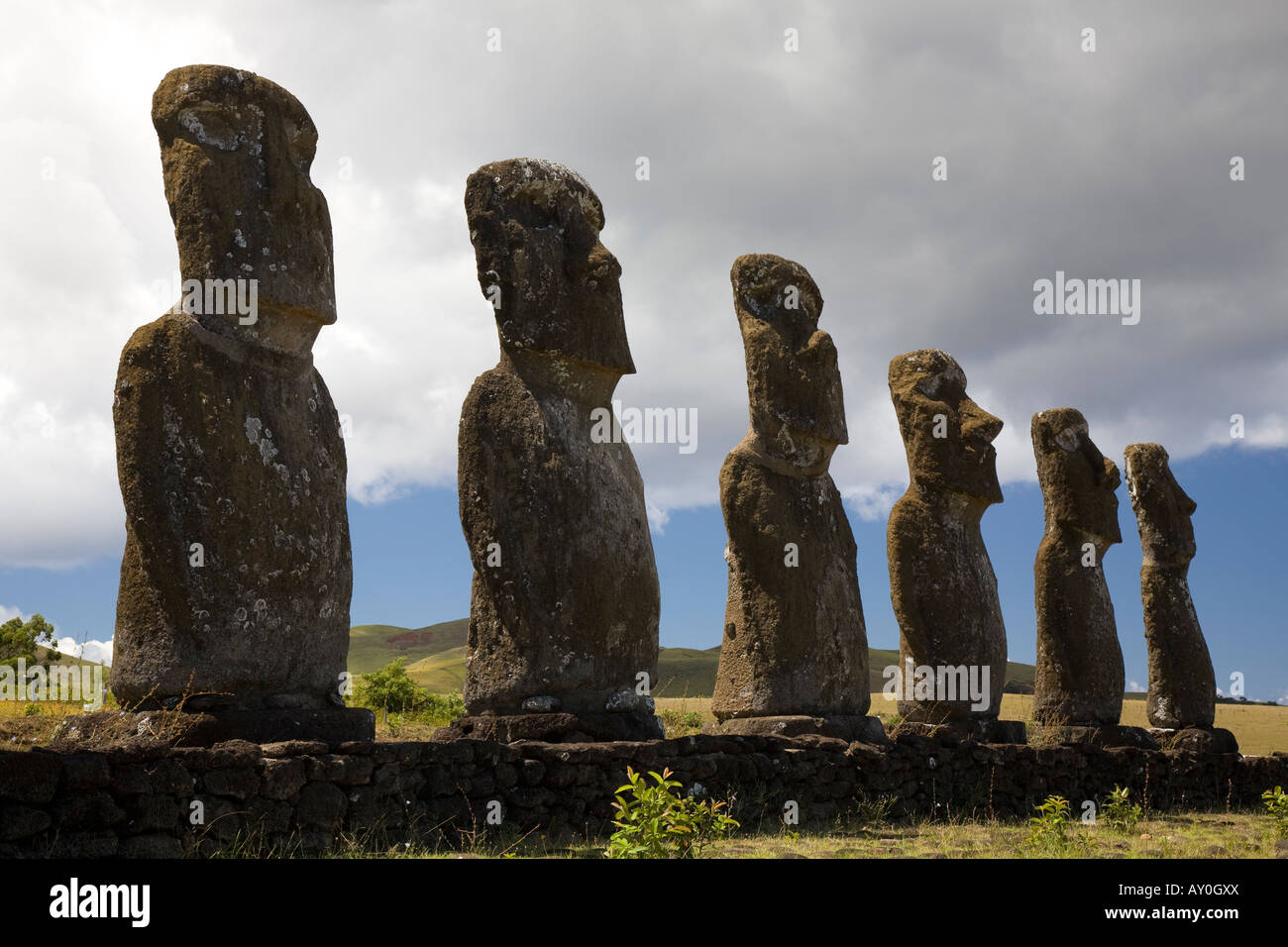 Statue de maoi hi-res stock photography and images - Alamy