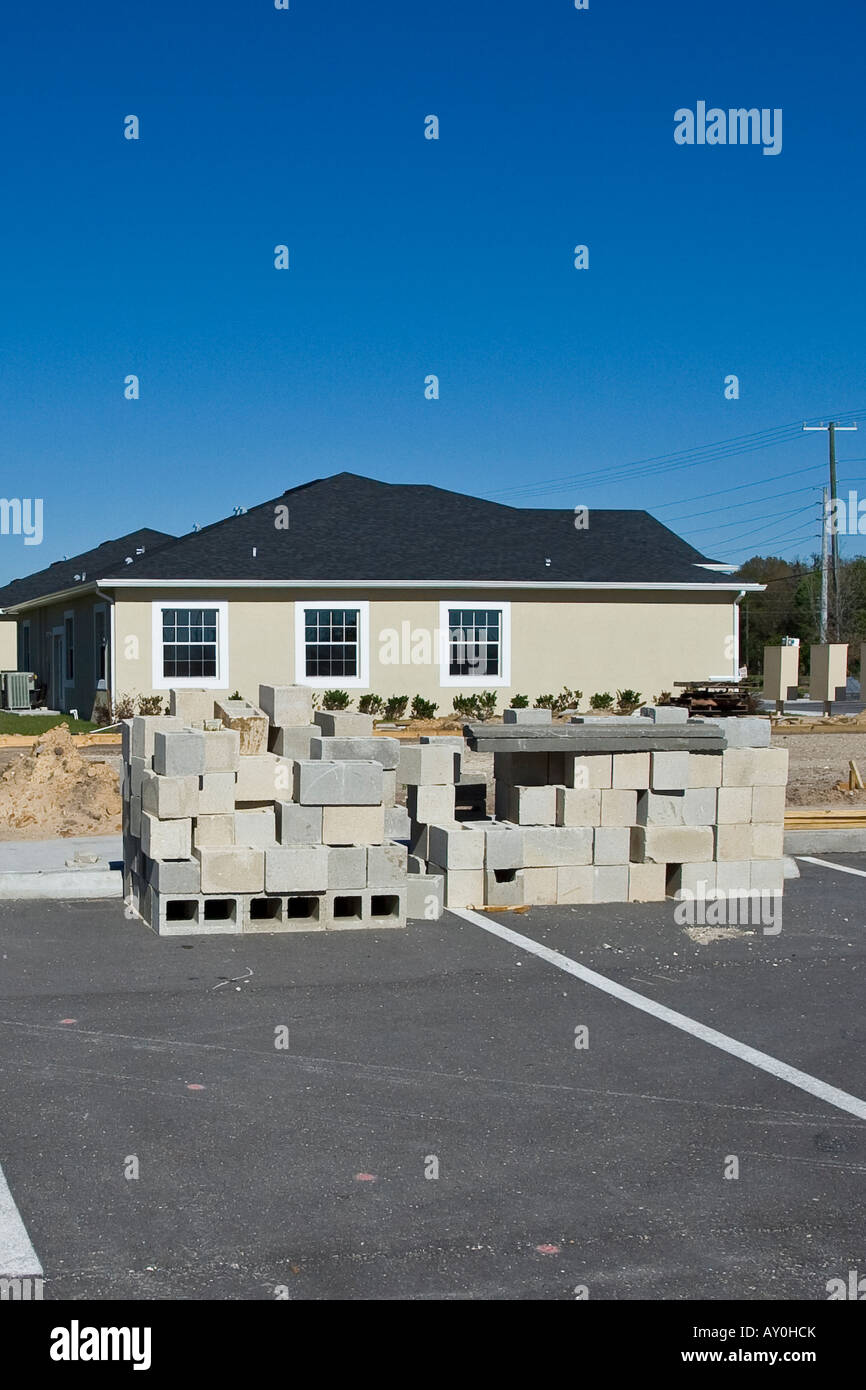 Concrete blocks cinder building bricks hi-res stock photography and ...