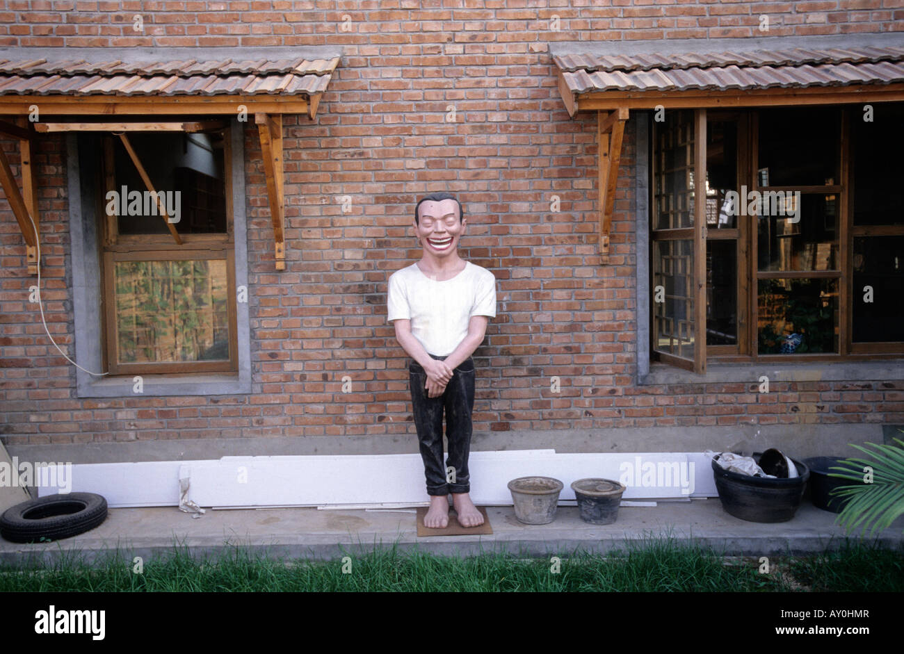Sculpture work of Yue Minjun at art Critic Li Xianting's home in ...