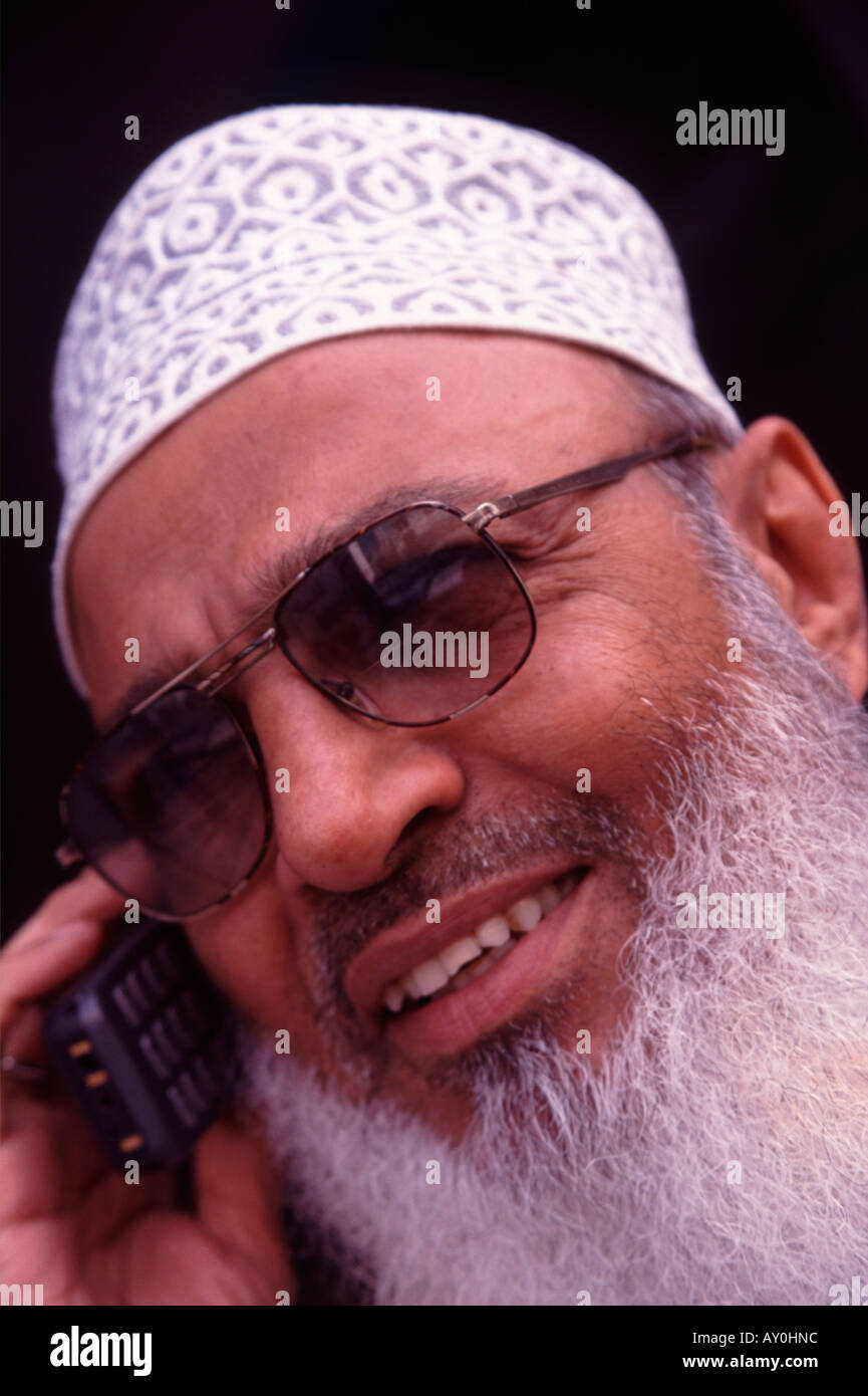 Arabic man on the mobile phone telecommunications middle east Stock ...