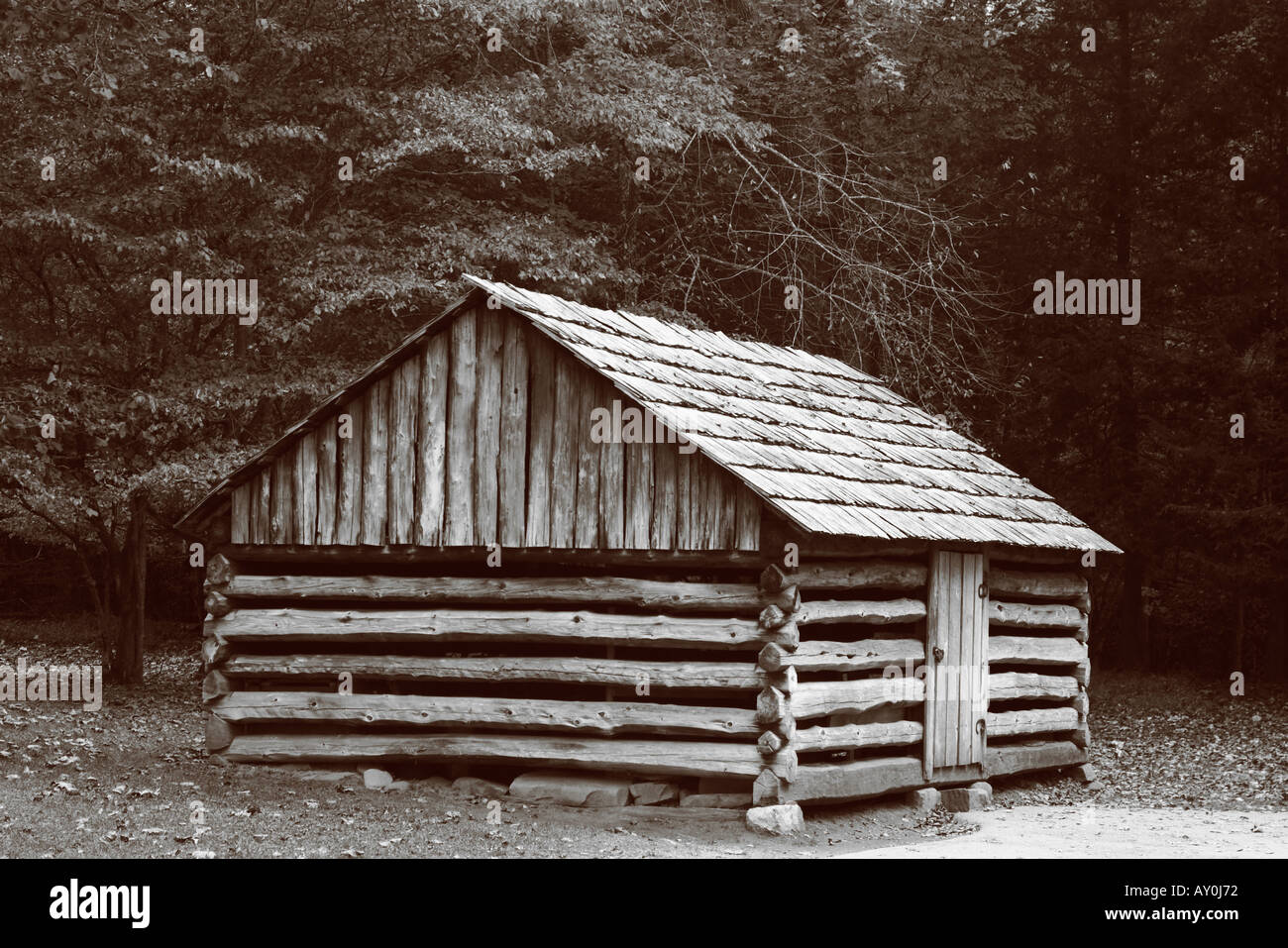Early settler cabin hi-res stock photography and images - Alamy