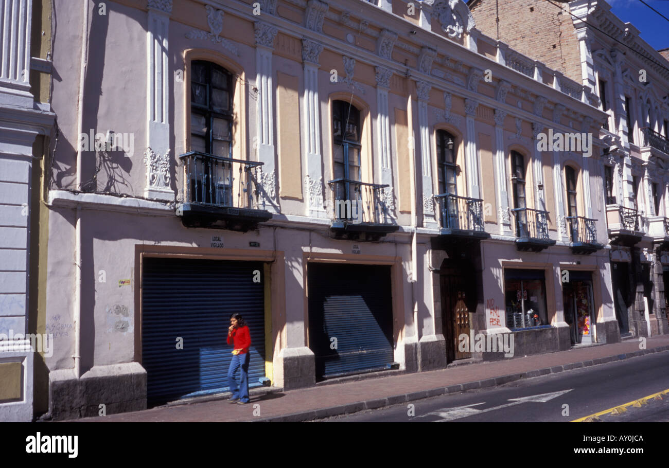 Colonial architecture in the Old City in Quito Stock Photo - Alamy