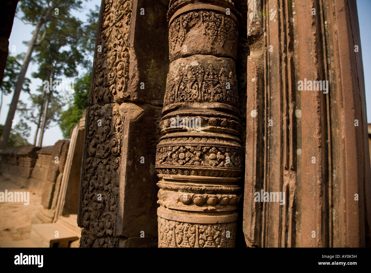 An engraved column at Angkor Wat Stock Photo - Alamy