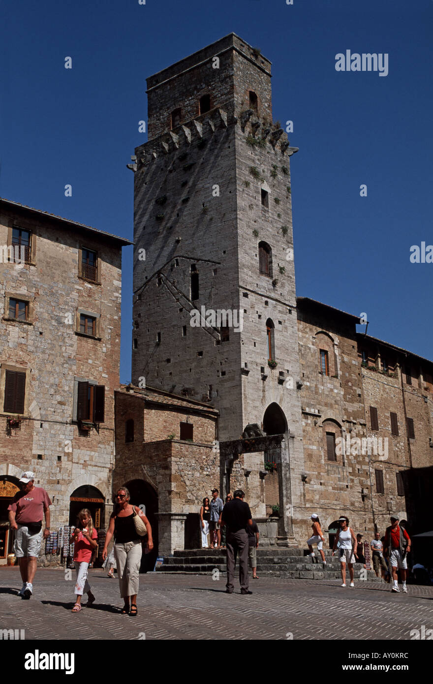Piazza della Cisterna at San Gimignano Stock Photo - Alamy