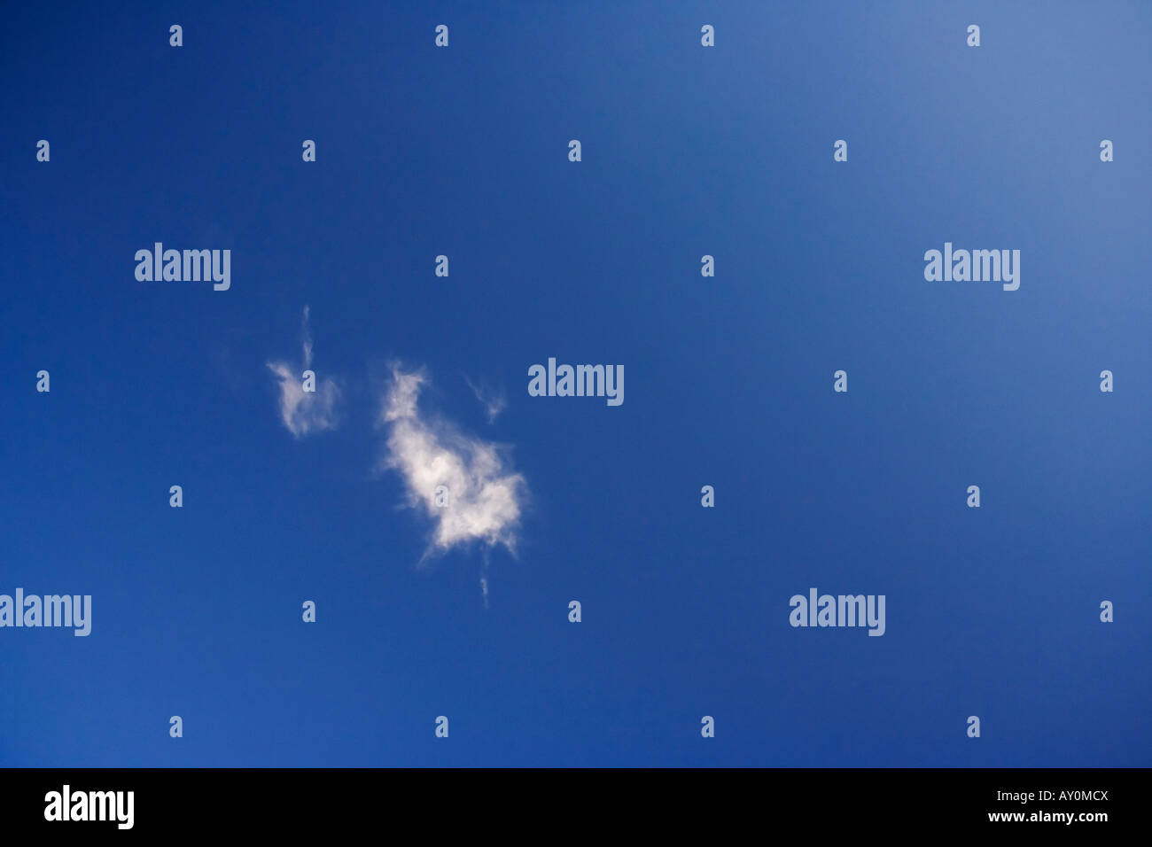 Lone white cloud hi-res stock photography and images - Alamy