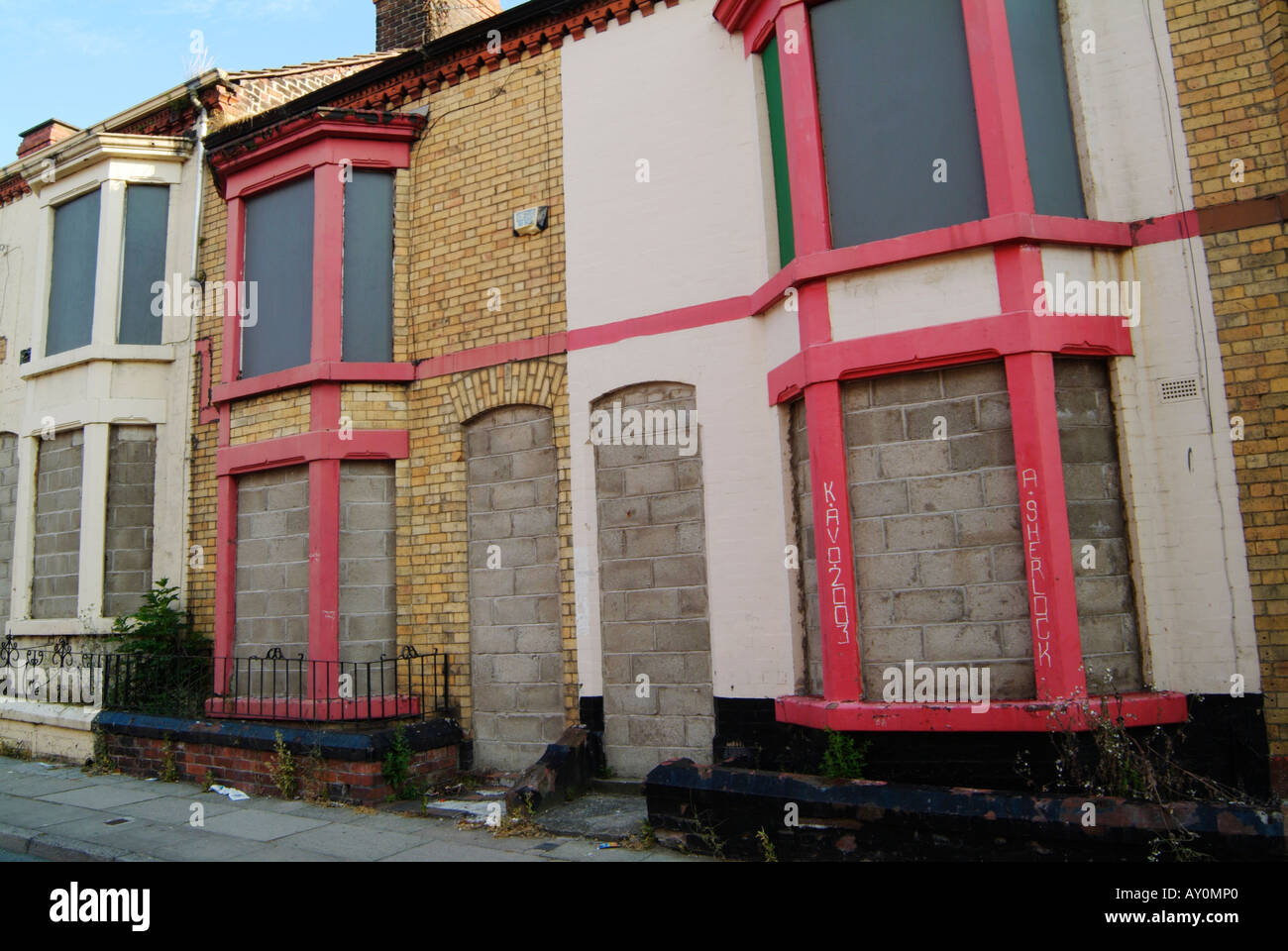 Housing in the Edge Hill district of Liverpool boarded up in ...