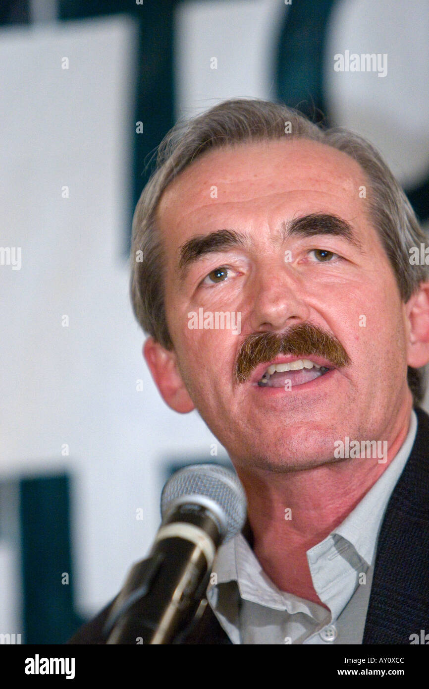 My talking tom hi-res stock photography and images - Alamy