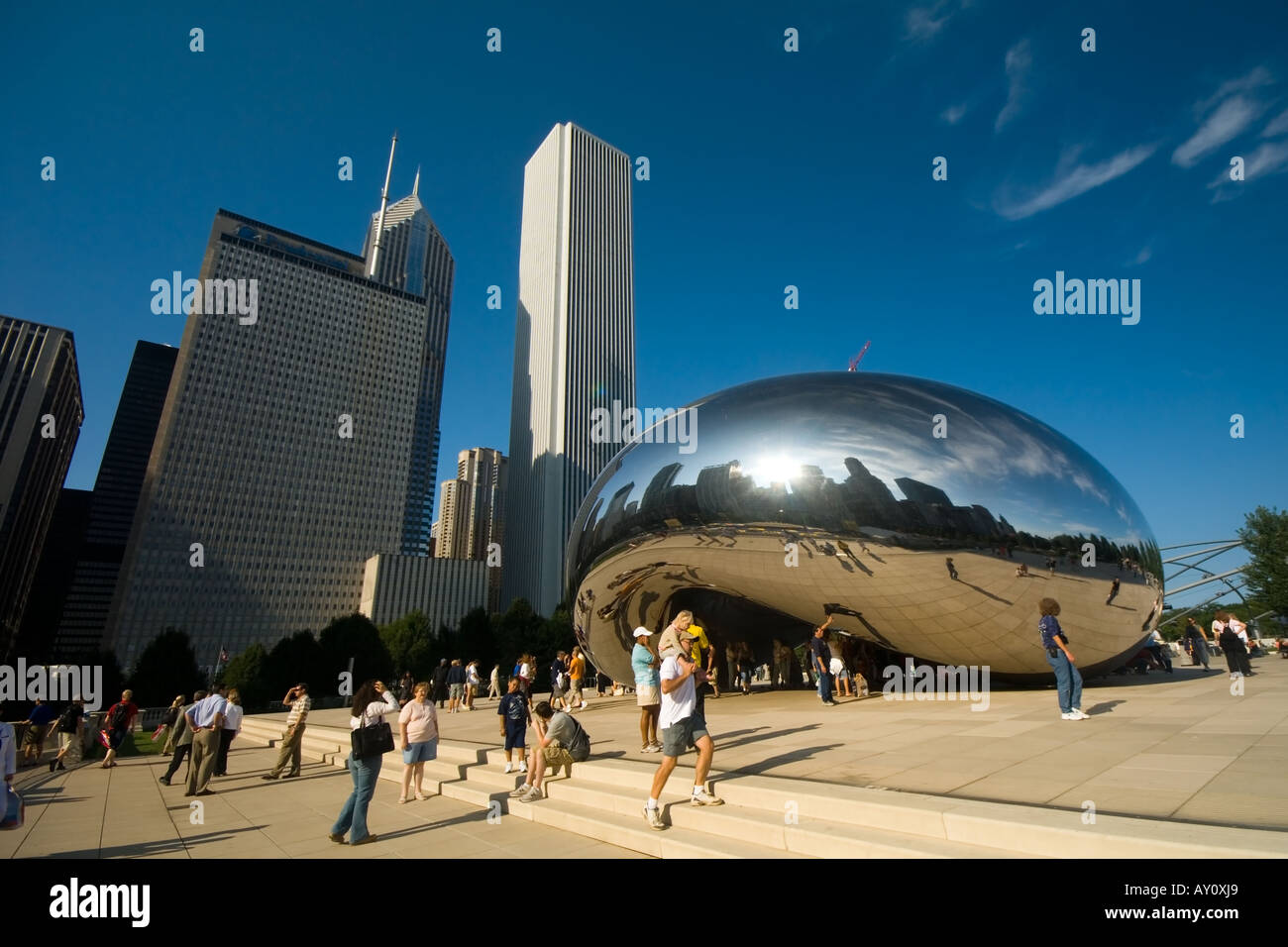 chicago bean sculpture Stock Photo - Alamy