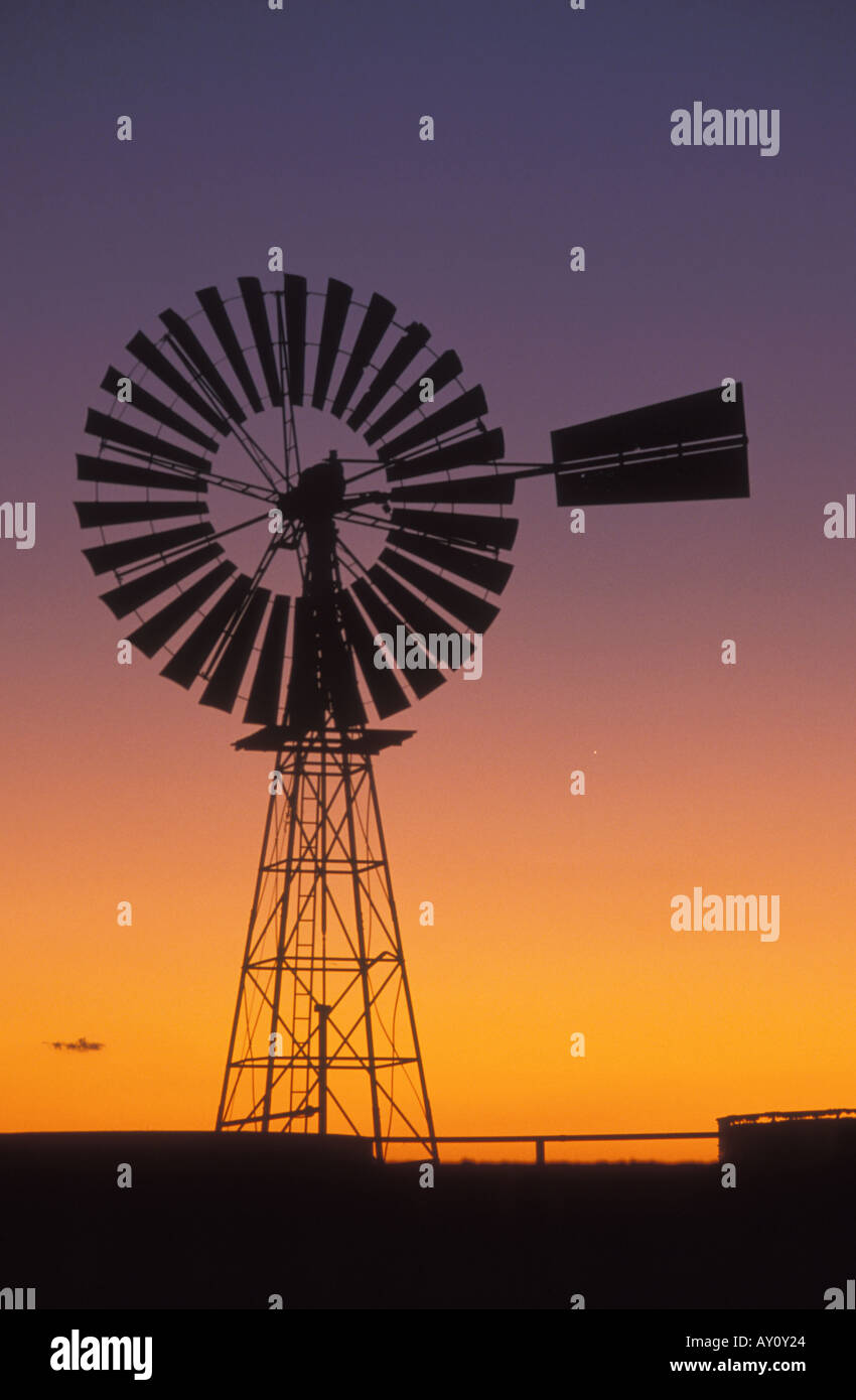 A windmill in the Australian outback Stock Photo - Alamy