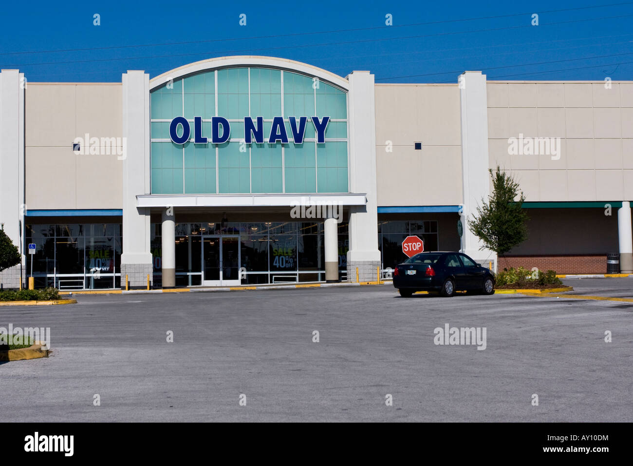 Old Navy Retail Sign Stock Photo - Alamy
