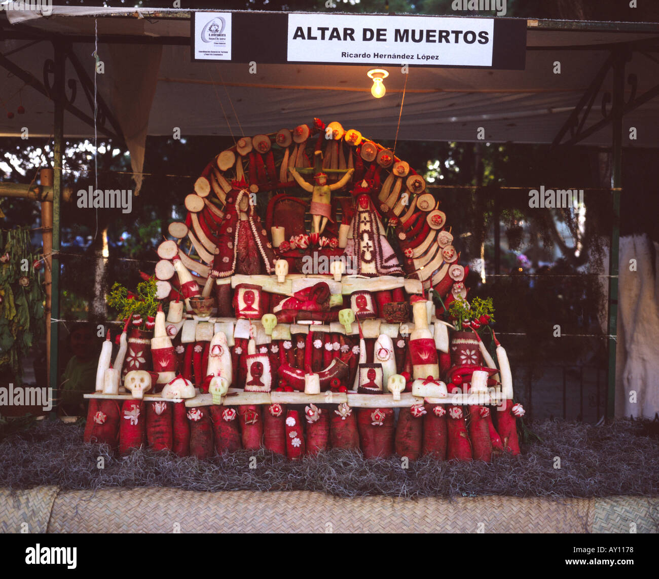 Mexican carved radish christmas hi-res stock photography and images - Alamy