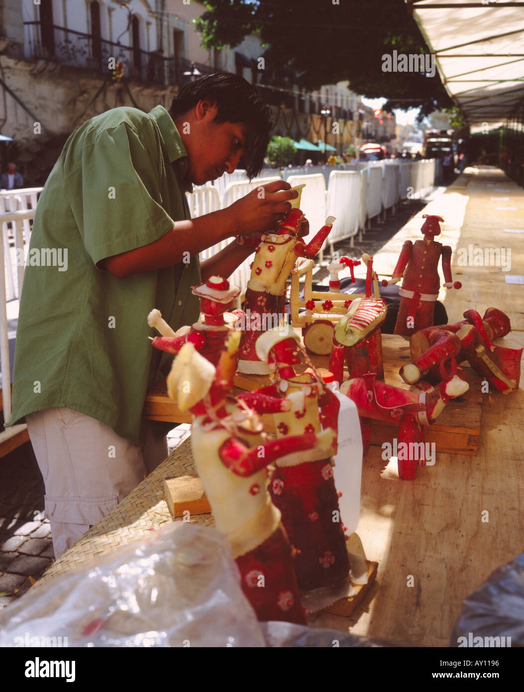 Putting the final touches to radish figures, noche de los rabanos ...