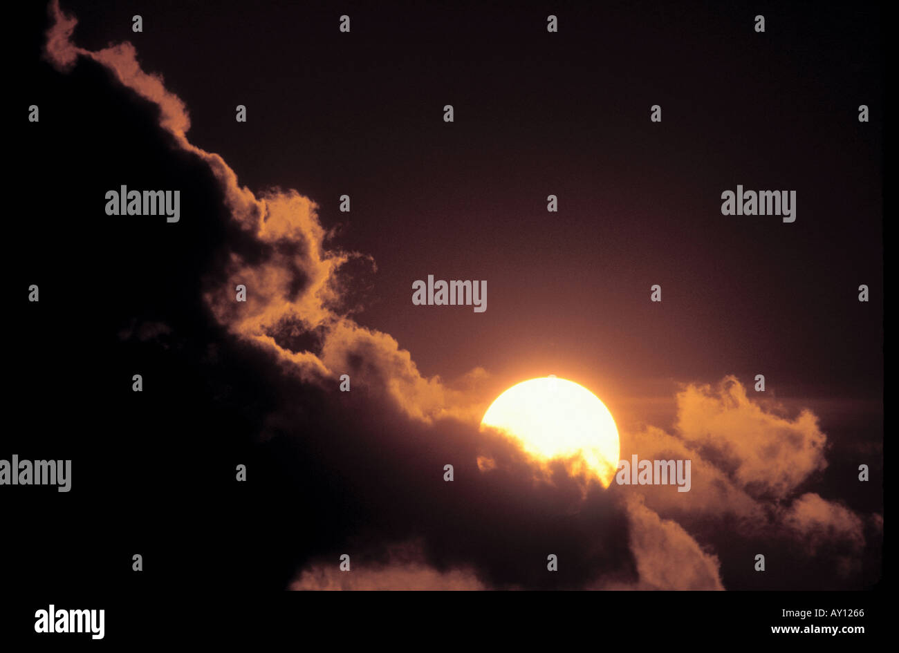 Before wind storm hi-res stock photography and images - Alamy