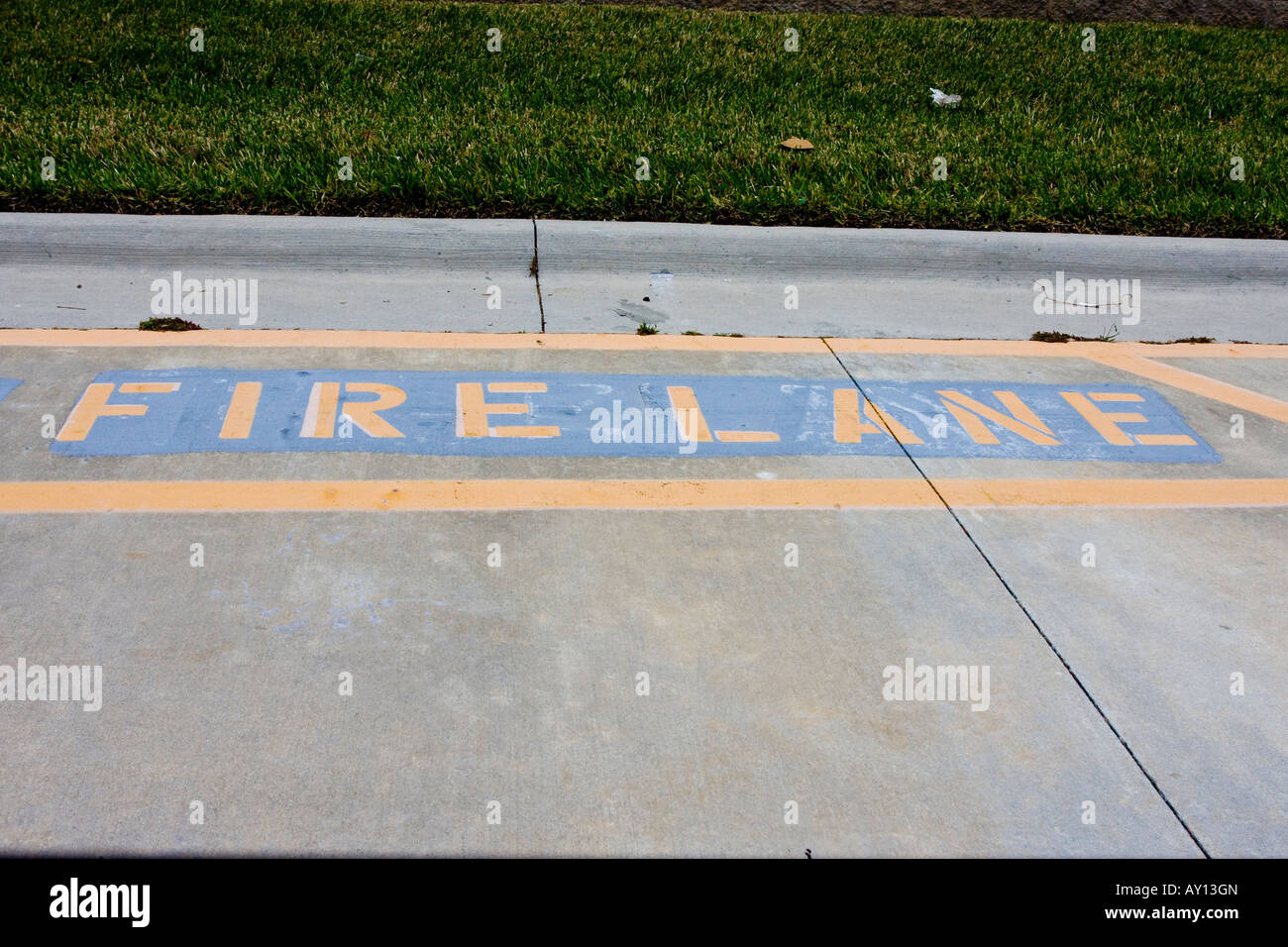 Fire lane hi-res stock photography and images - Alamy
