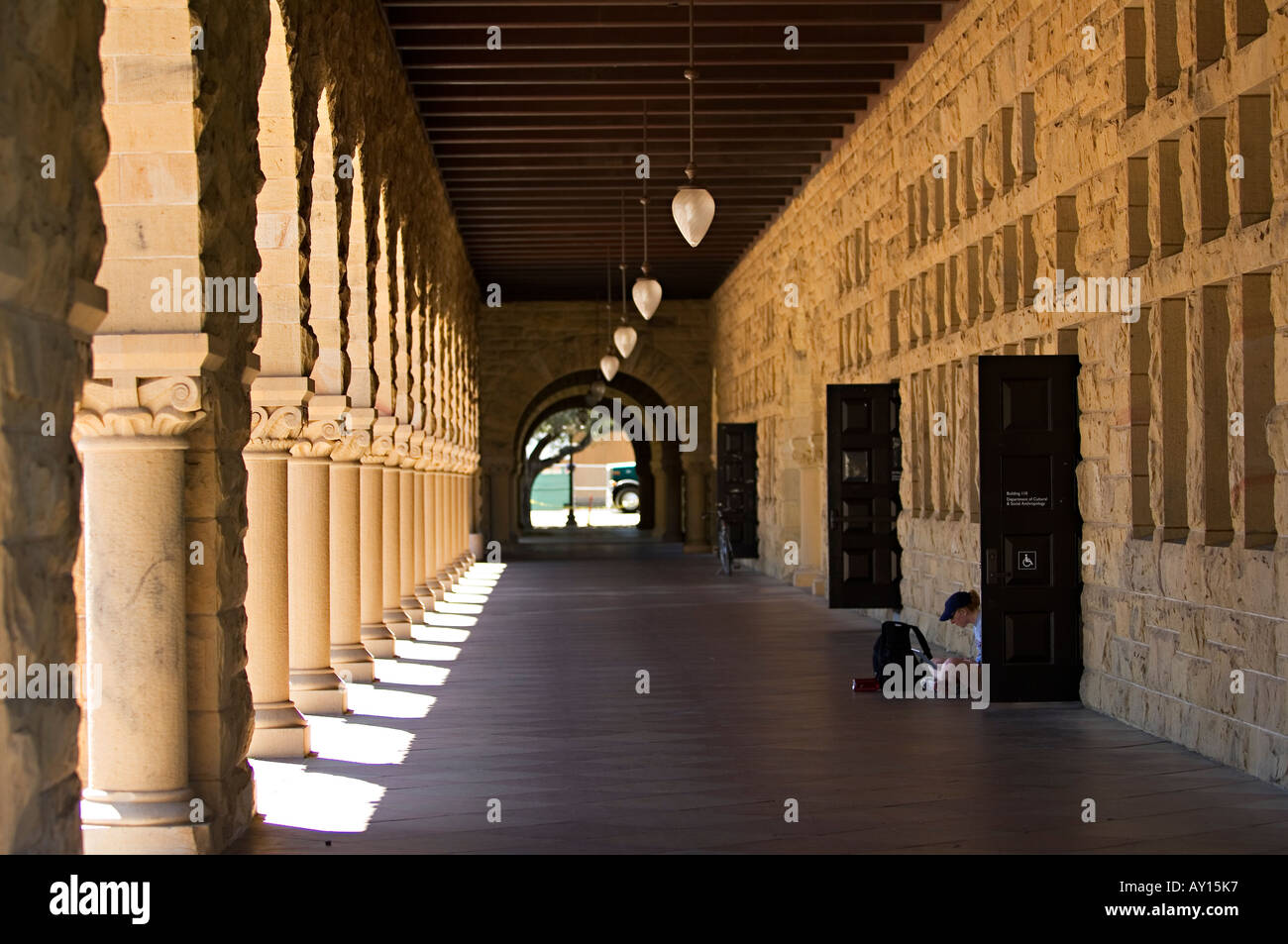 Main Quadrangle at the campus at Stanford University in Palo Alto ...