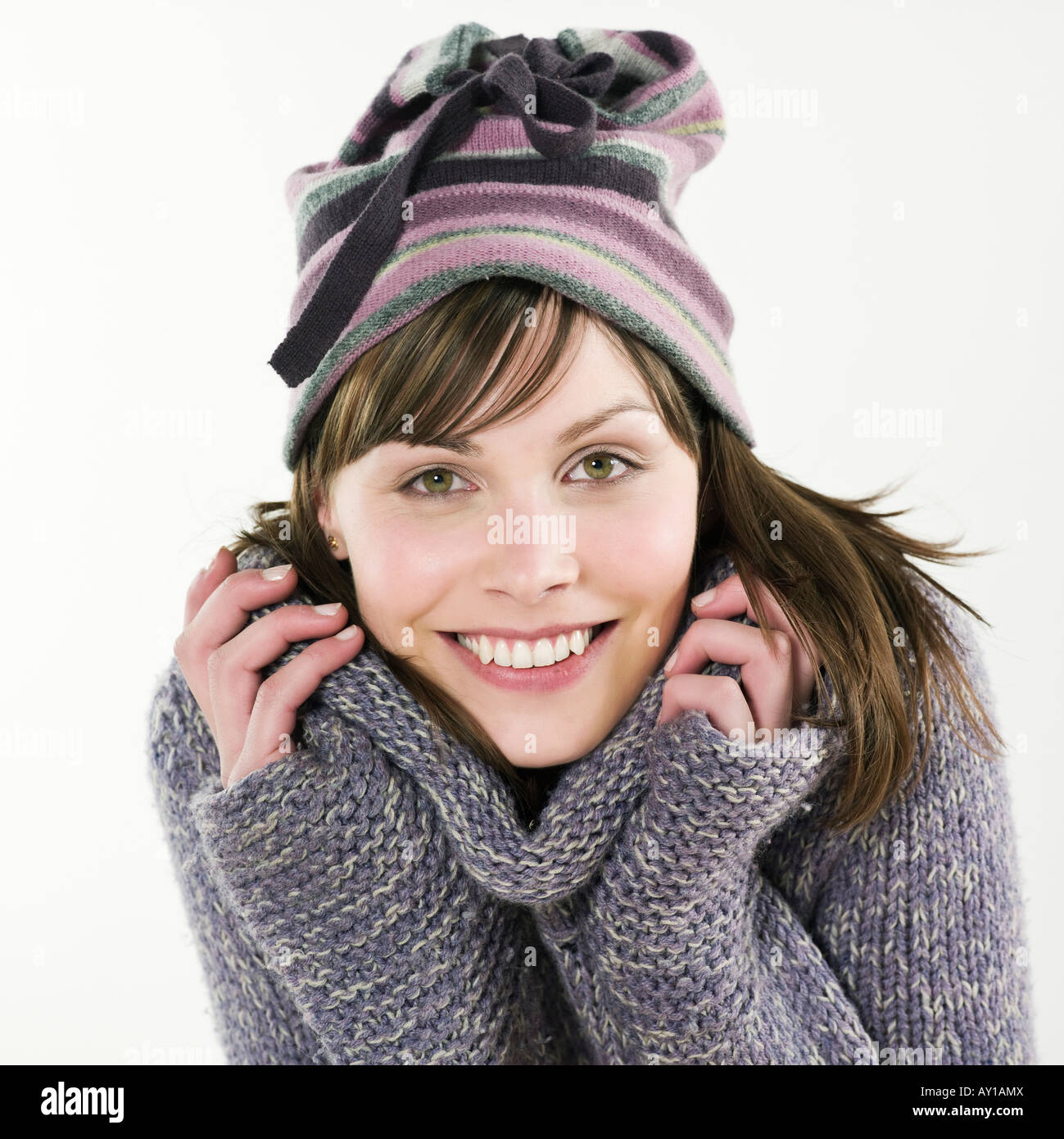 Girl bonnet studio hi-res stock photography and images - Alamy