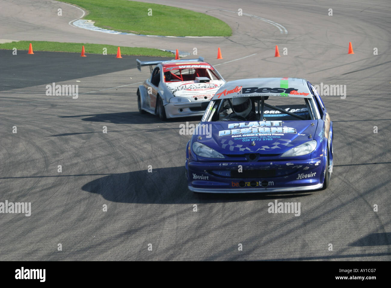 2.0l Hot Rod racing cars Stock Photo - Alamy