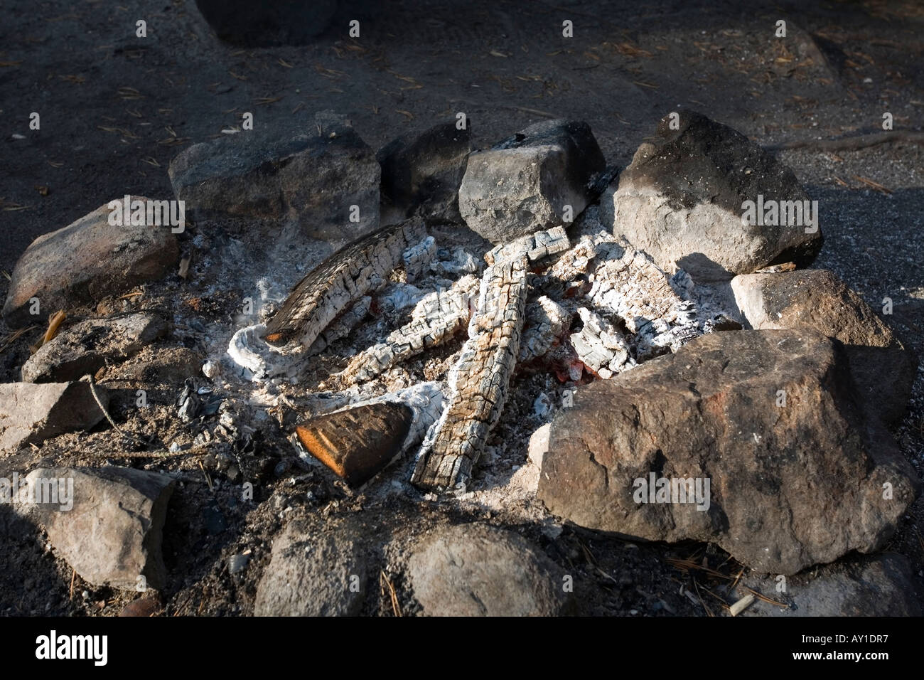 Campfire ring hi-res stock photography and images - Alamy