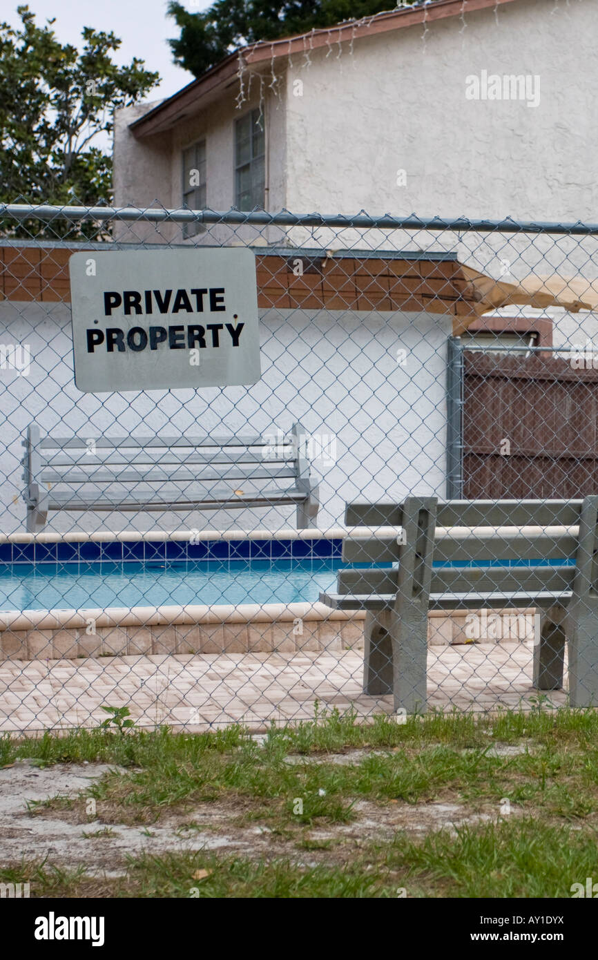 Private property sign on fence hi-res stock photography and images - Alamy