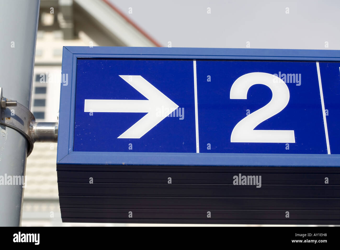 Blue and read signage hi-res stock photography and images - Alamy