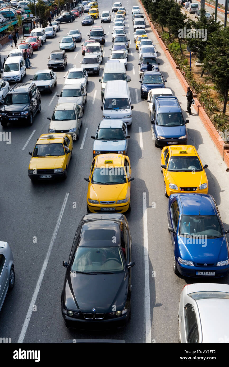 Istanbul yellow cars traffic road hi-res stock photography and images ...