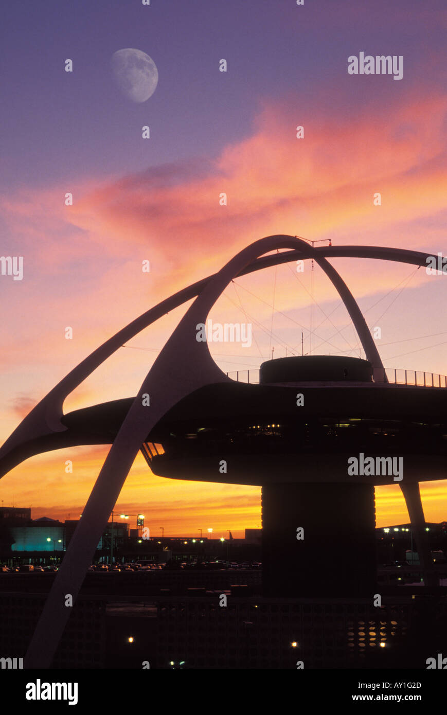 The LAX Theme buidling The Encounter restaurant at Los Angeles ...
