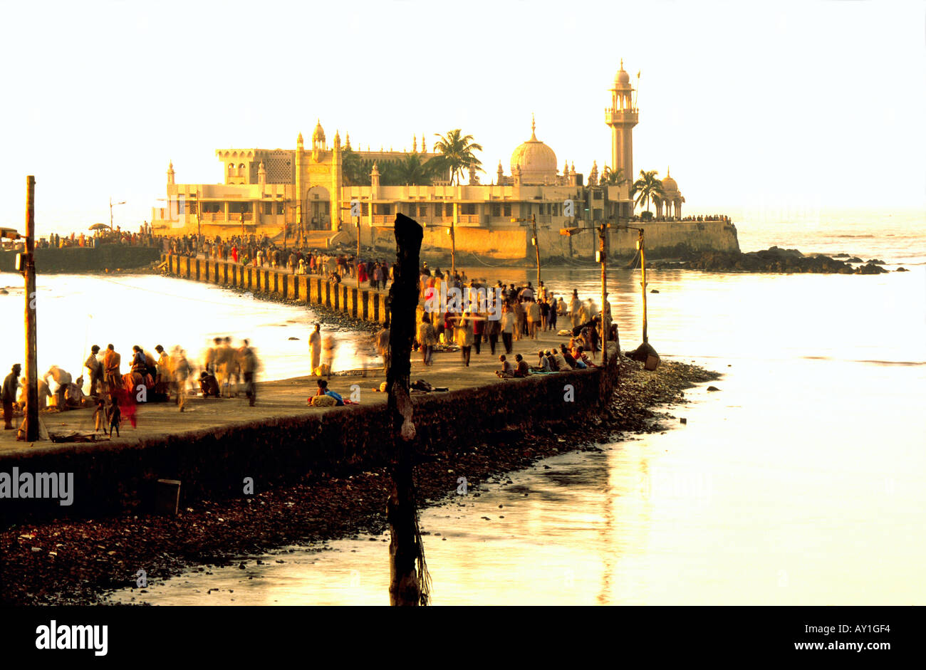 Haji ali hi-res stock photography and images - Alamy