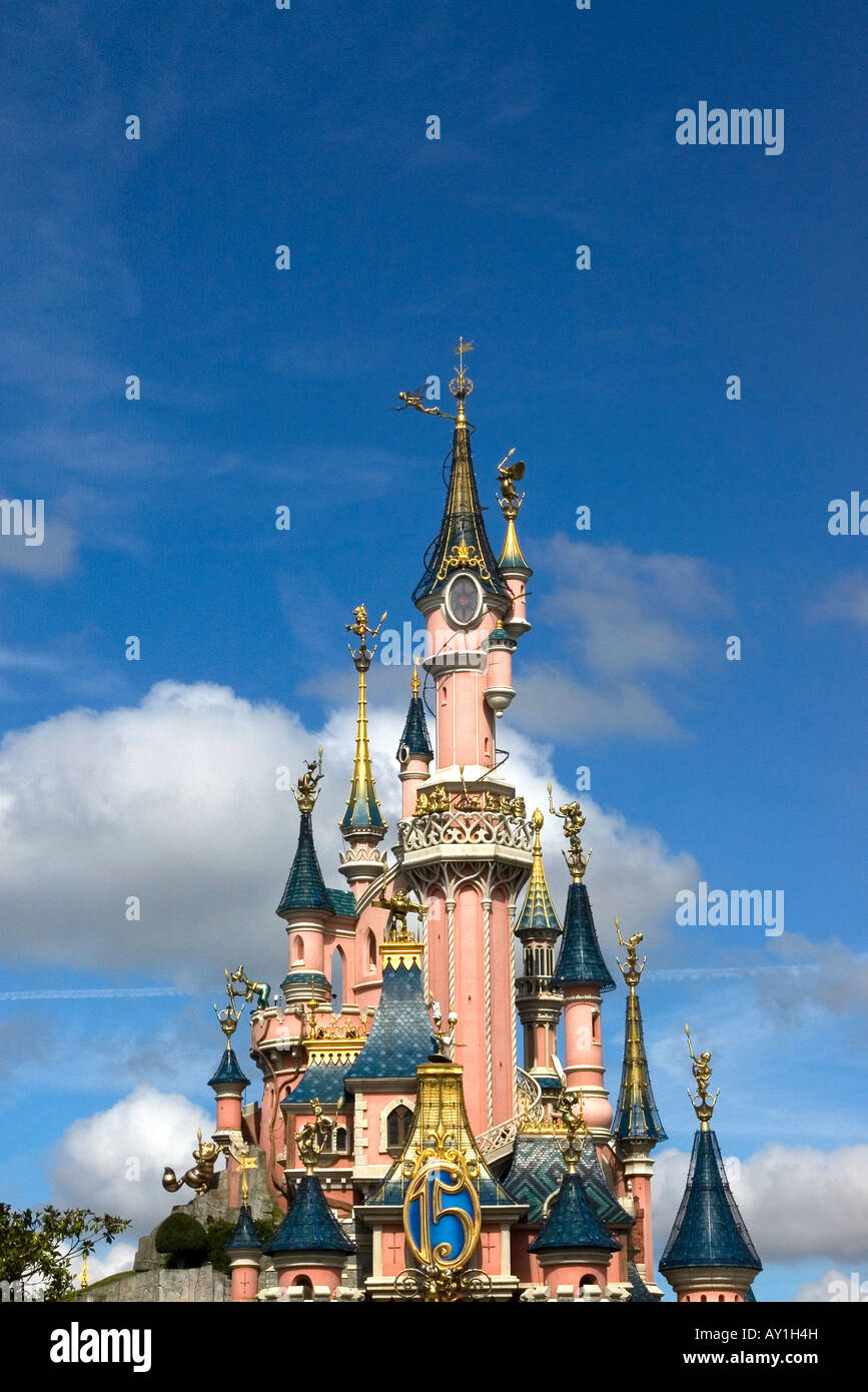 Main street disneyland paris in hi-res stock photography and images - Alamy