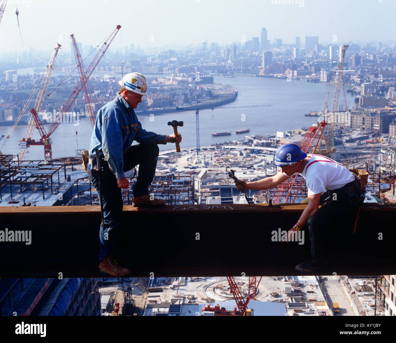 Construction workers london hi-res stock photography and images - Alamy