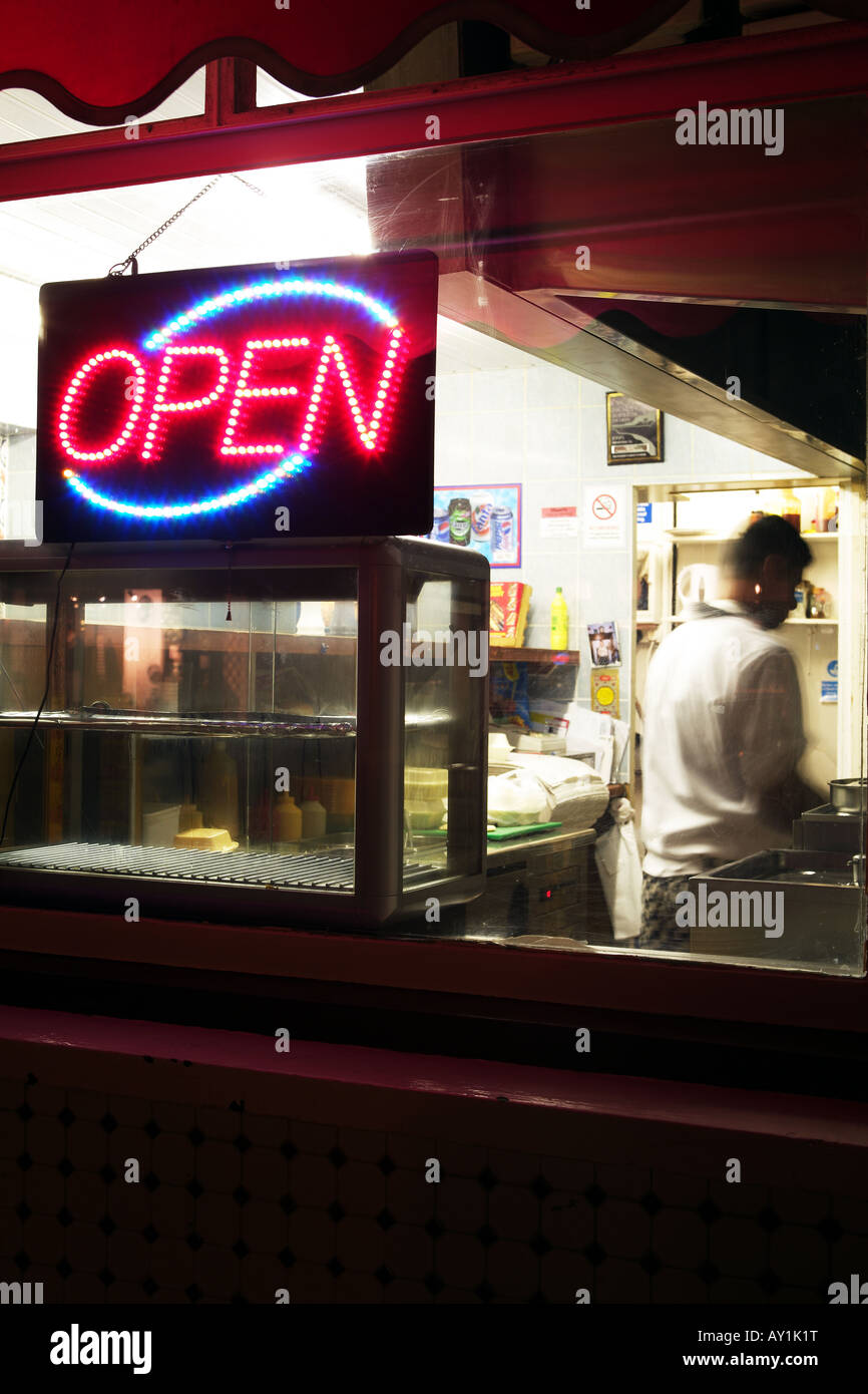 Fast food outlet at night Stock Photo - Alamy