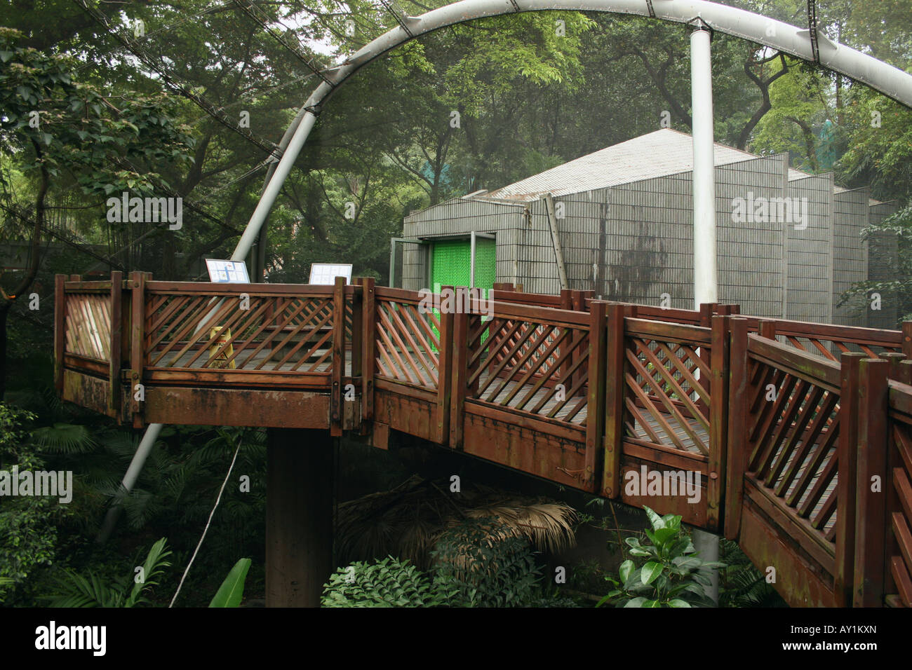 interior of walk through aviary Hong Kong Park April 2008 Stock Photo ...