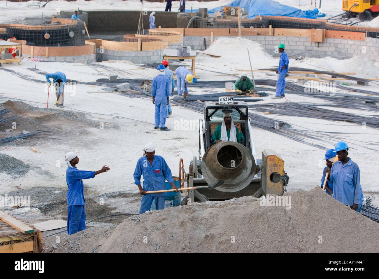Indian and Pakistani labour working at a construction site in Jumeirah ...