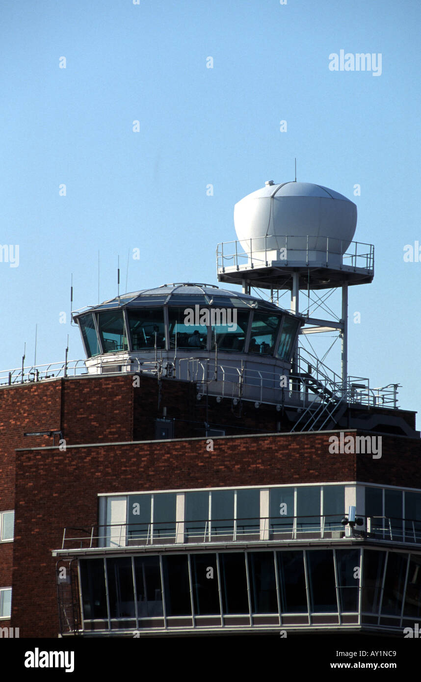 Air traffic control tower heathrow hi-res stock photography and images ...