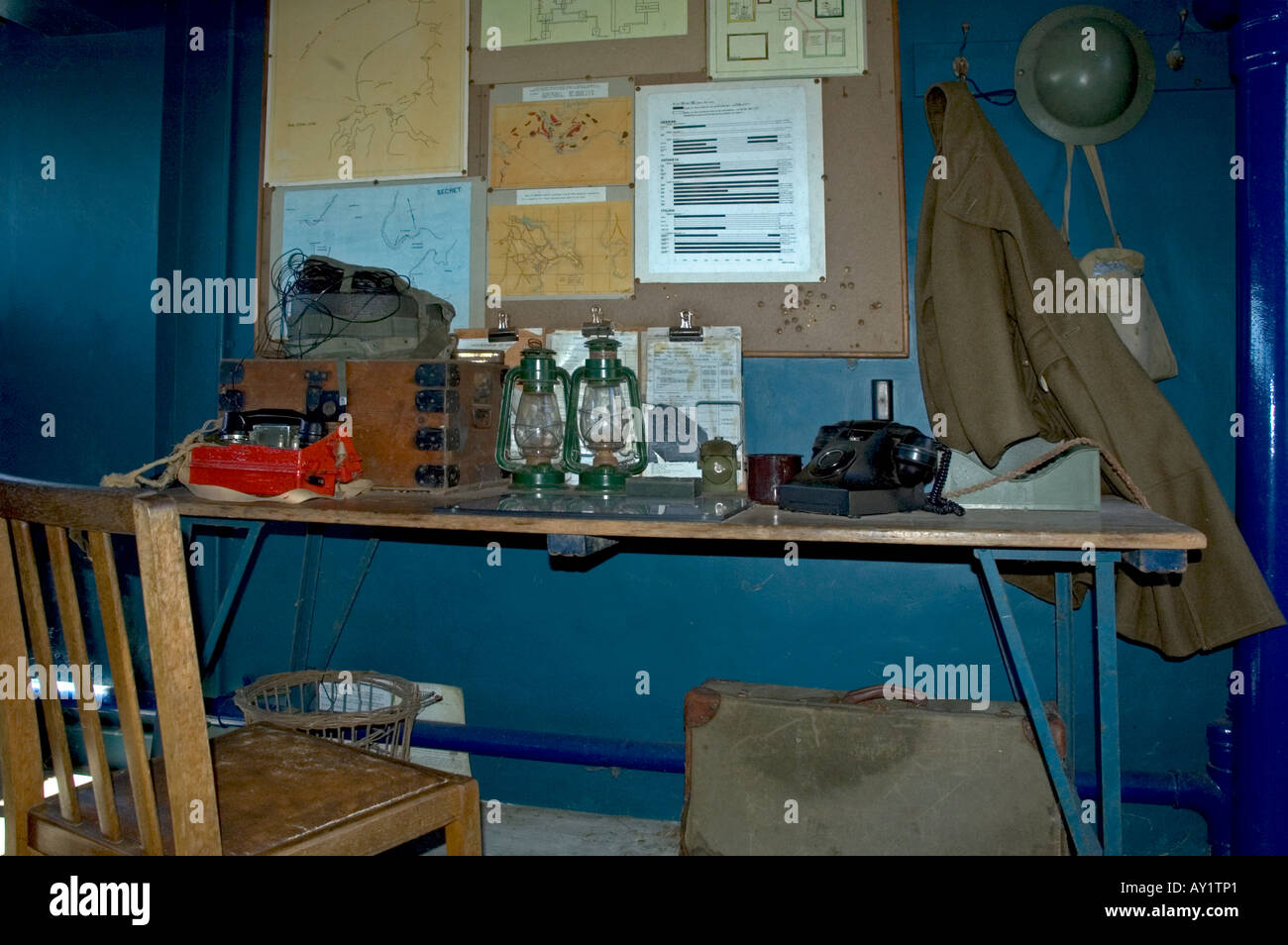 Ww2 communications hi-res stock photography and images - Alamy