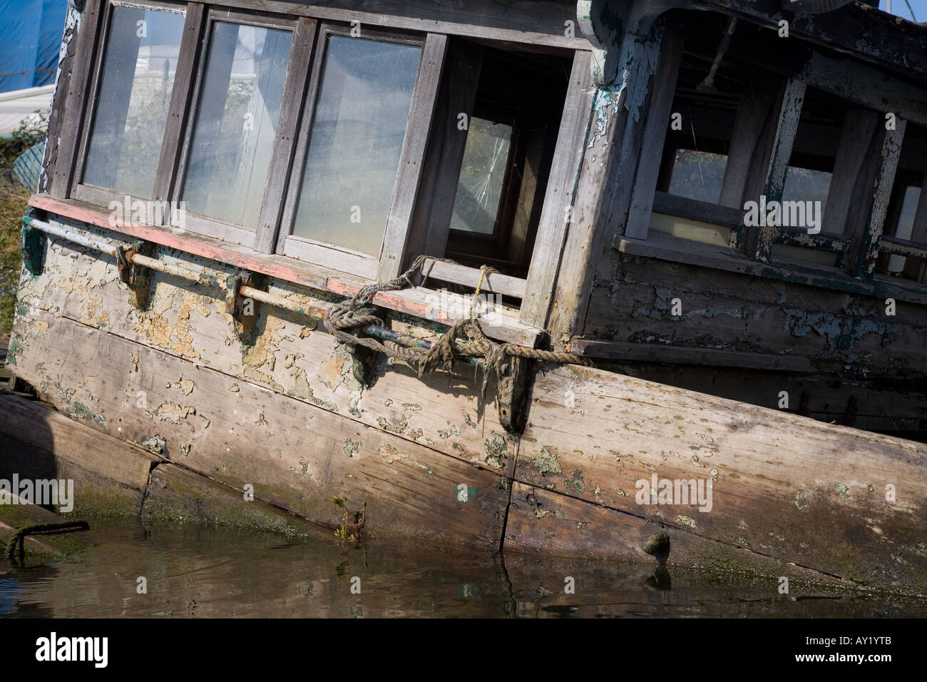 Sunken boat decay hi-res stock photography and images - Alamy