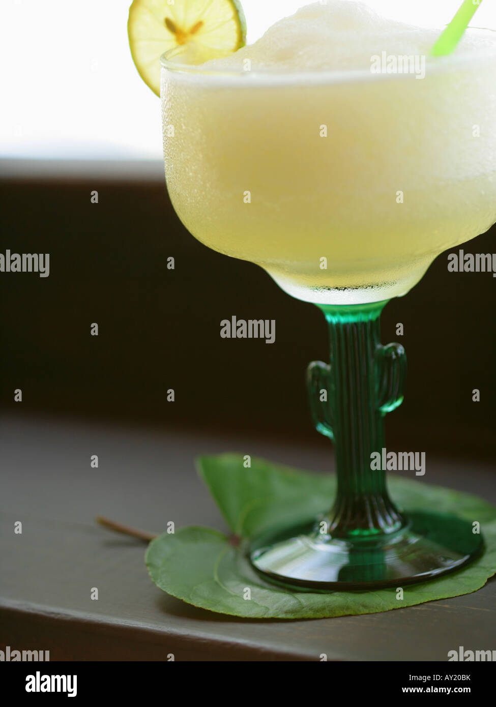 Close-up of a glass of frozen lime margarita Stock Photo - Alamy