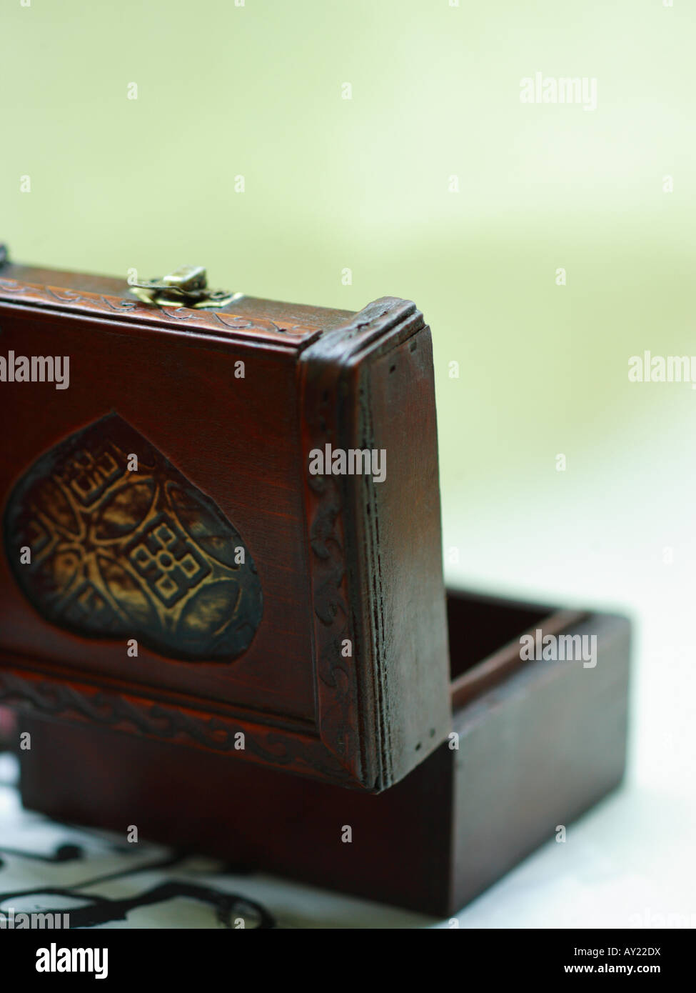 Wooden Box Antique High Resolution Stock Photography and Images - Alamy