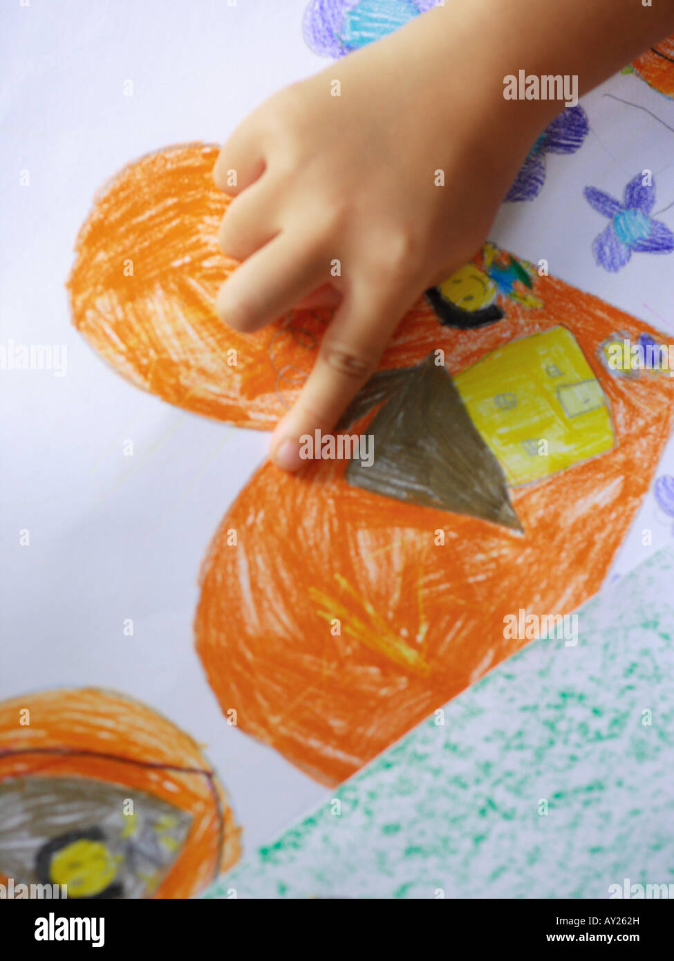 Child drawing hand only hi-res stock photography and images - Alamy