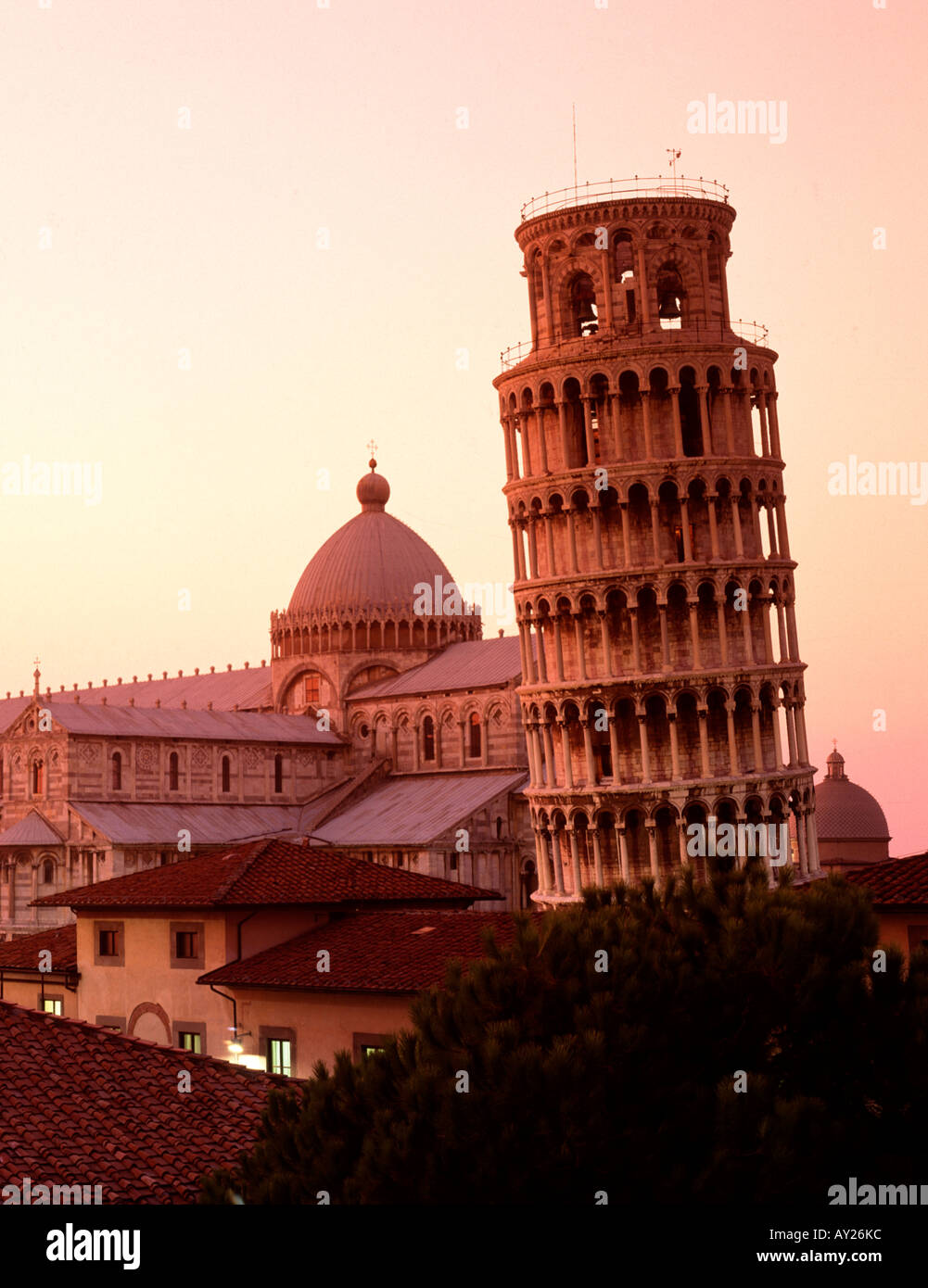City night pisa tuscany hi-res stock photography and images - Alamy