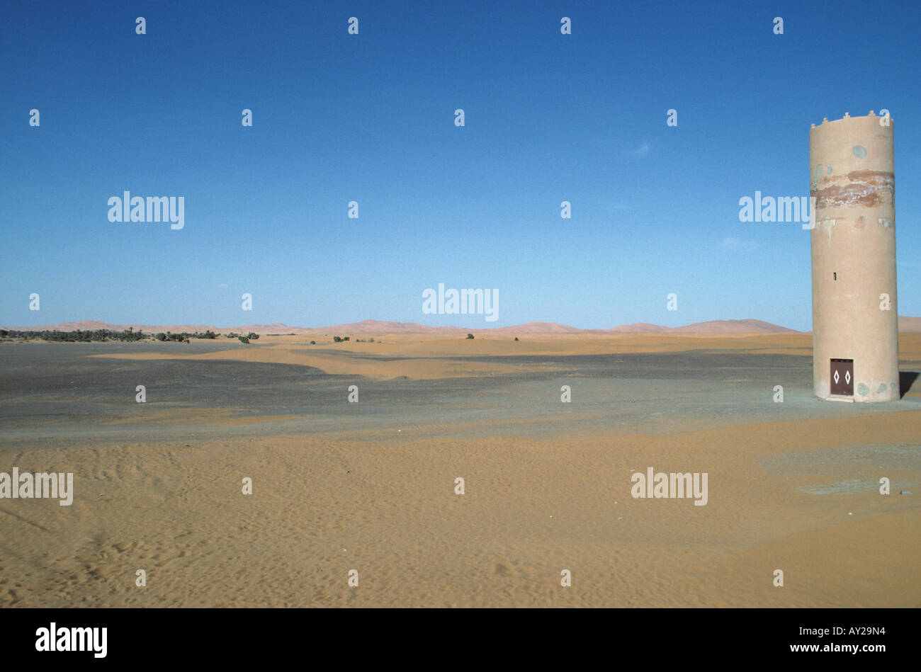 Desert Watertower Stock Photos & Desert Watertower Stock Images - Alamy